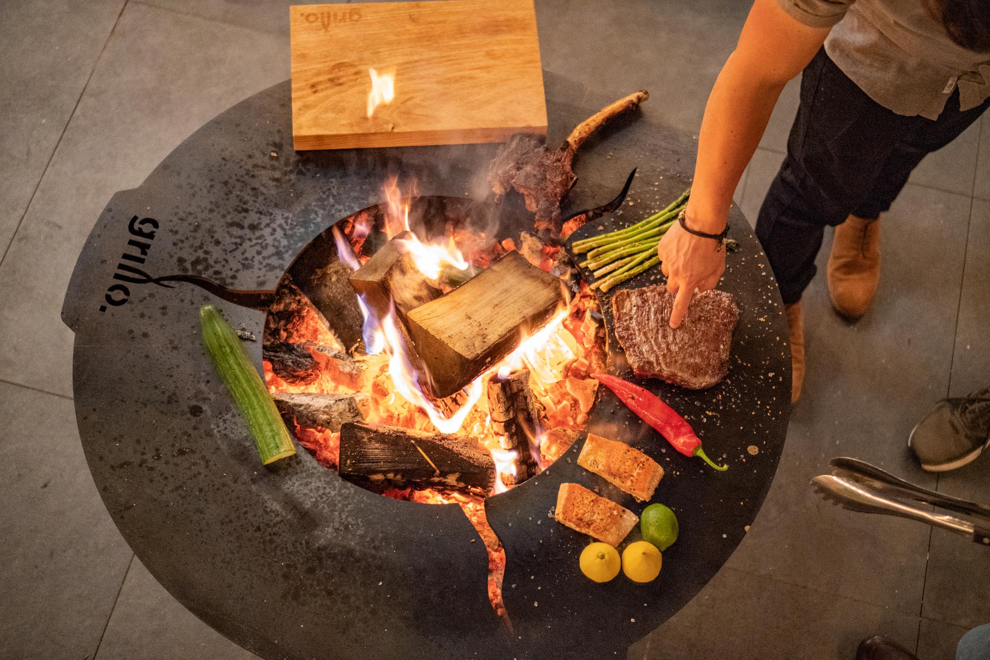 Chef's Anvil Tall, with Anvil Toolkit - Grillo | Beautiful Outdoor Kitchens